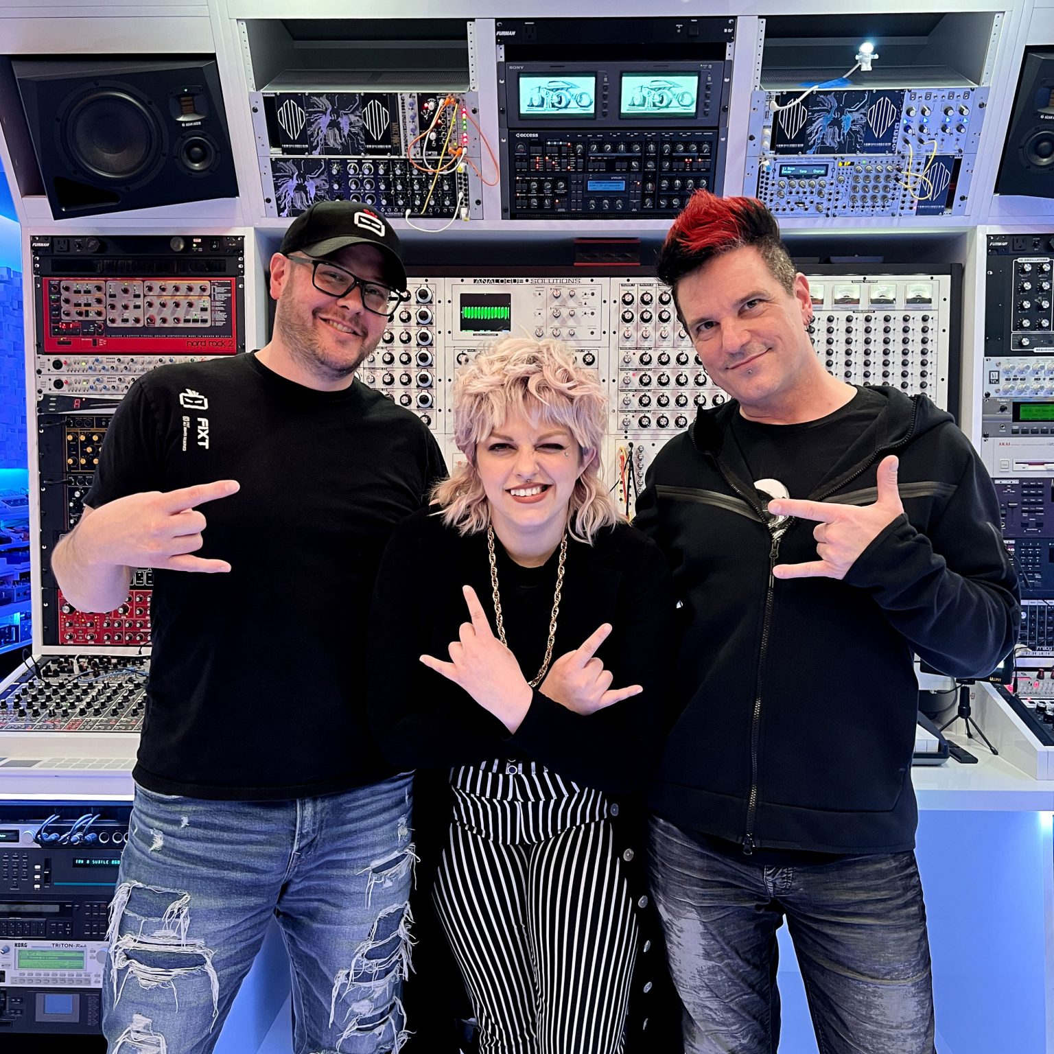 A New Queen Rises – FiXT Signs Alt-Cyber-Pop-Metal Artist Izzy Reign ...